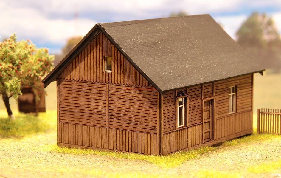 Farm House Laser Cut HO Scale Model – Model Scenery Center